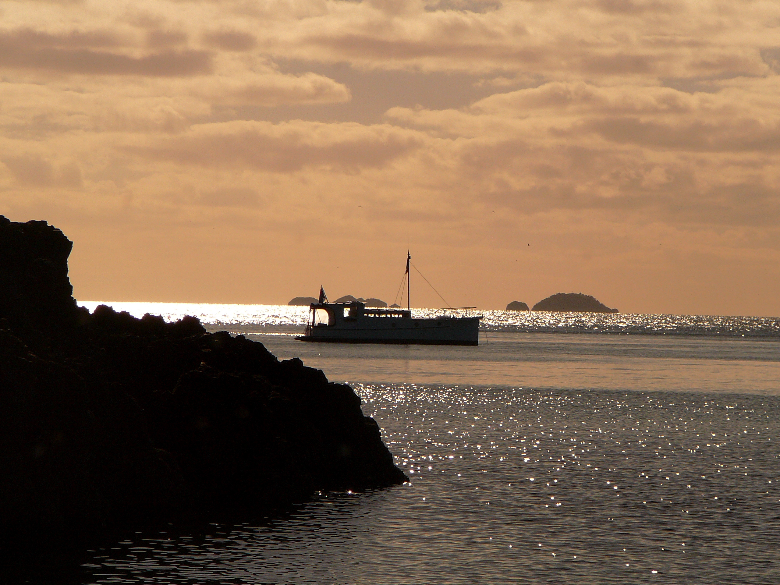 Easter Boating | waitematawoodys.com #1 for classic wooden boat stories ...