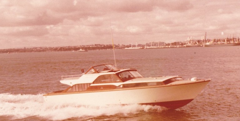 Mason Clipper – Alibi | waitematawoodys.com #1 for classic wooden boat ...