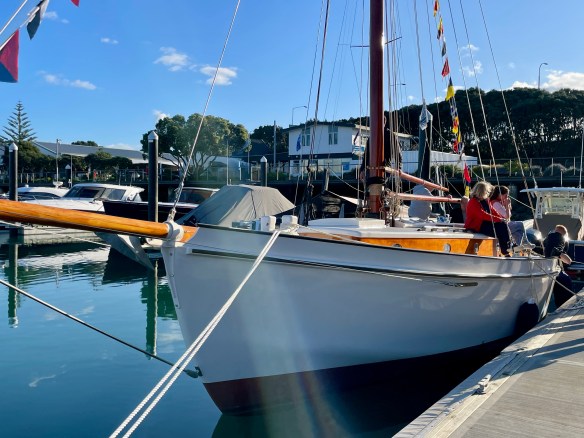 NGATAKI – JOHNNY WRAY’S HOME BUILT CLASSIC YACHT | waitematawoodys.com ...